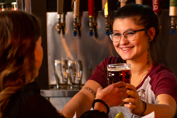 Bar de l'Encan | La place à party dans l’Est de Gatineau